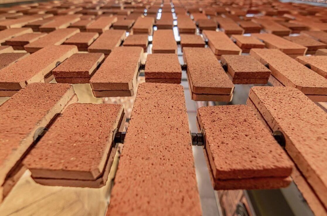 Innovación en la construcción: El ladrillo solar que genera energía ...